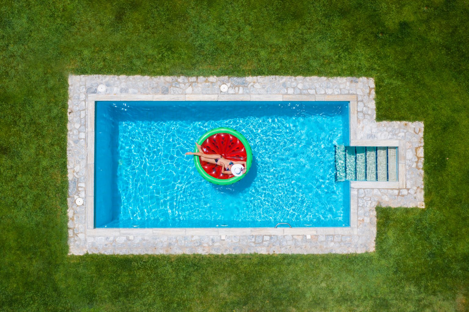 Plunge Pools and Swim Spas: Luxury Pools Go Small